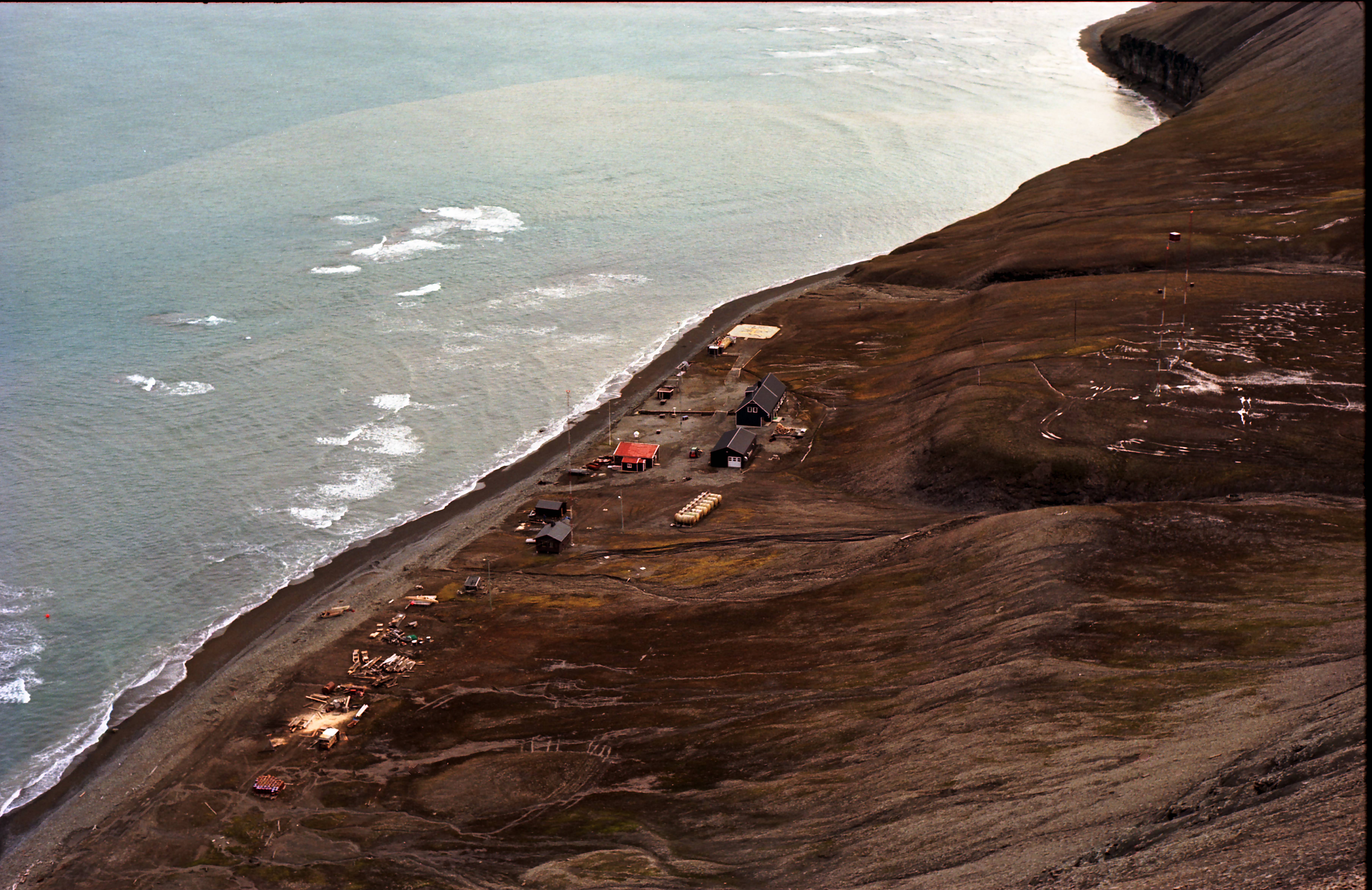 File:Station de Hopen (Svalbard, Norvège) vue du nord.jpg - Wikimini Stock
